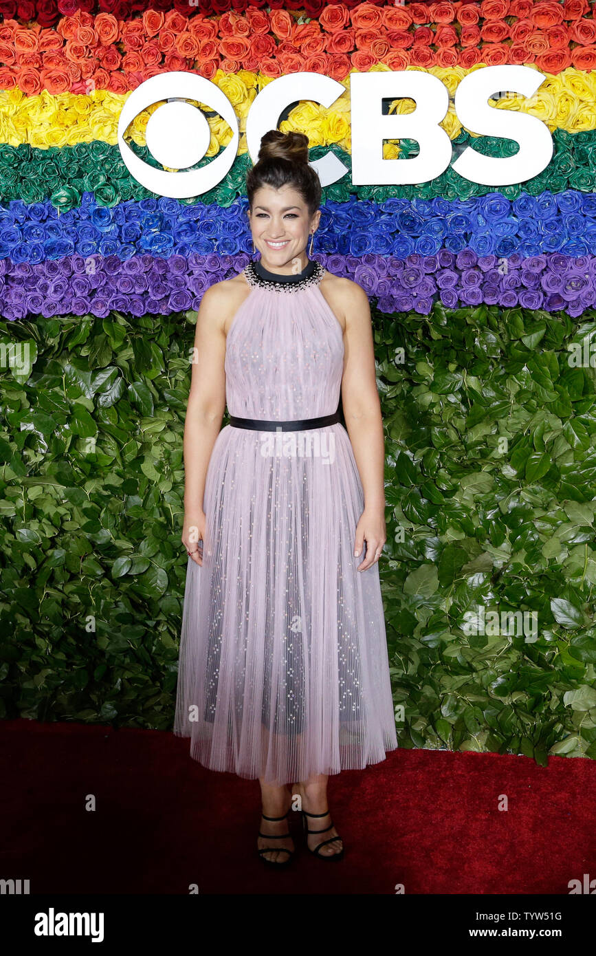 Sarah Stiles arrives on the red carpet at The 73rd Annual Tony Awards ...