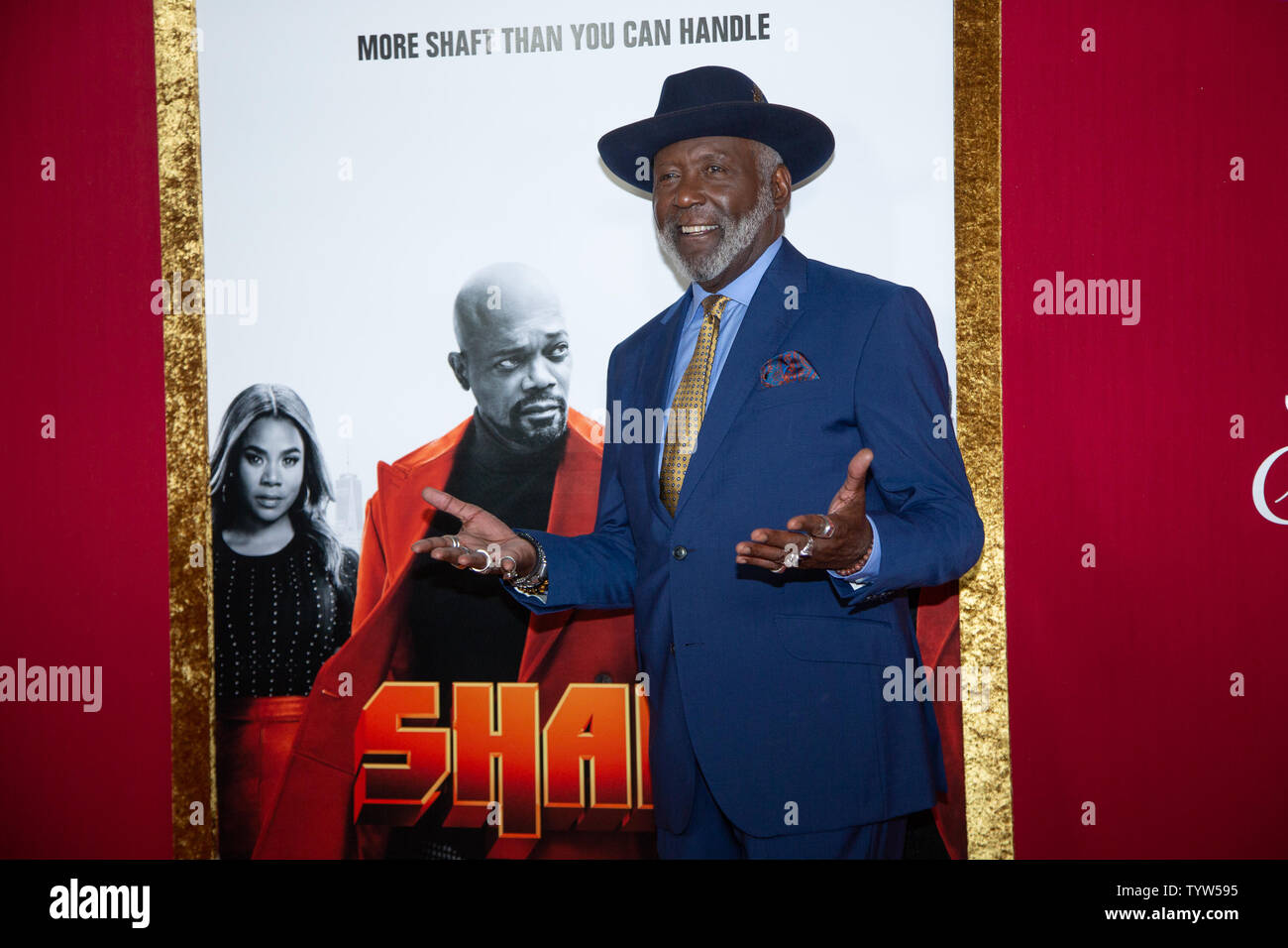 Richard Roundtree arrives on the red carpet at the premiere of New Line ...
