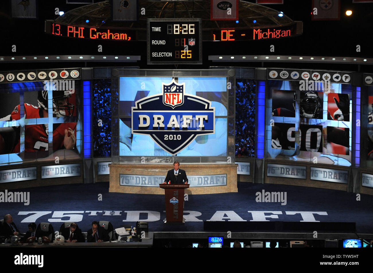 NFL Commissioner Roger Goodell announces a draft pick as the National ...