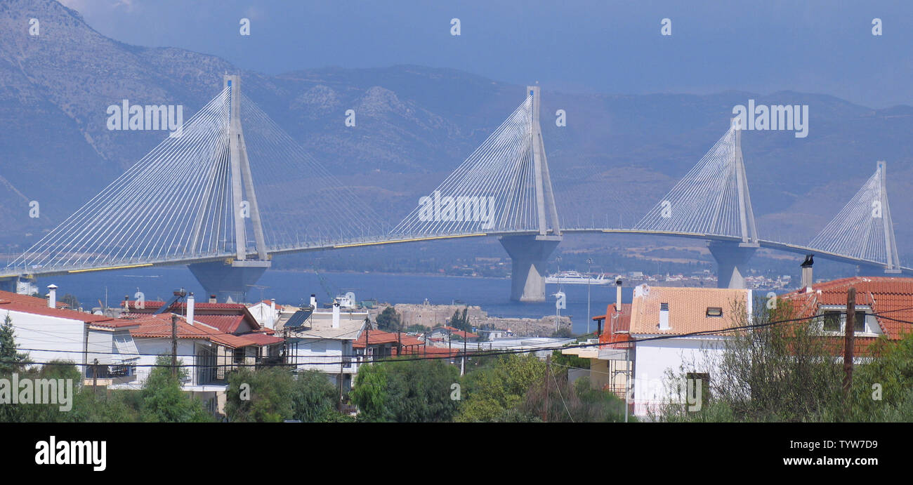 The Rio-Antirion bridge linking the Peloponese peninsula to western ...