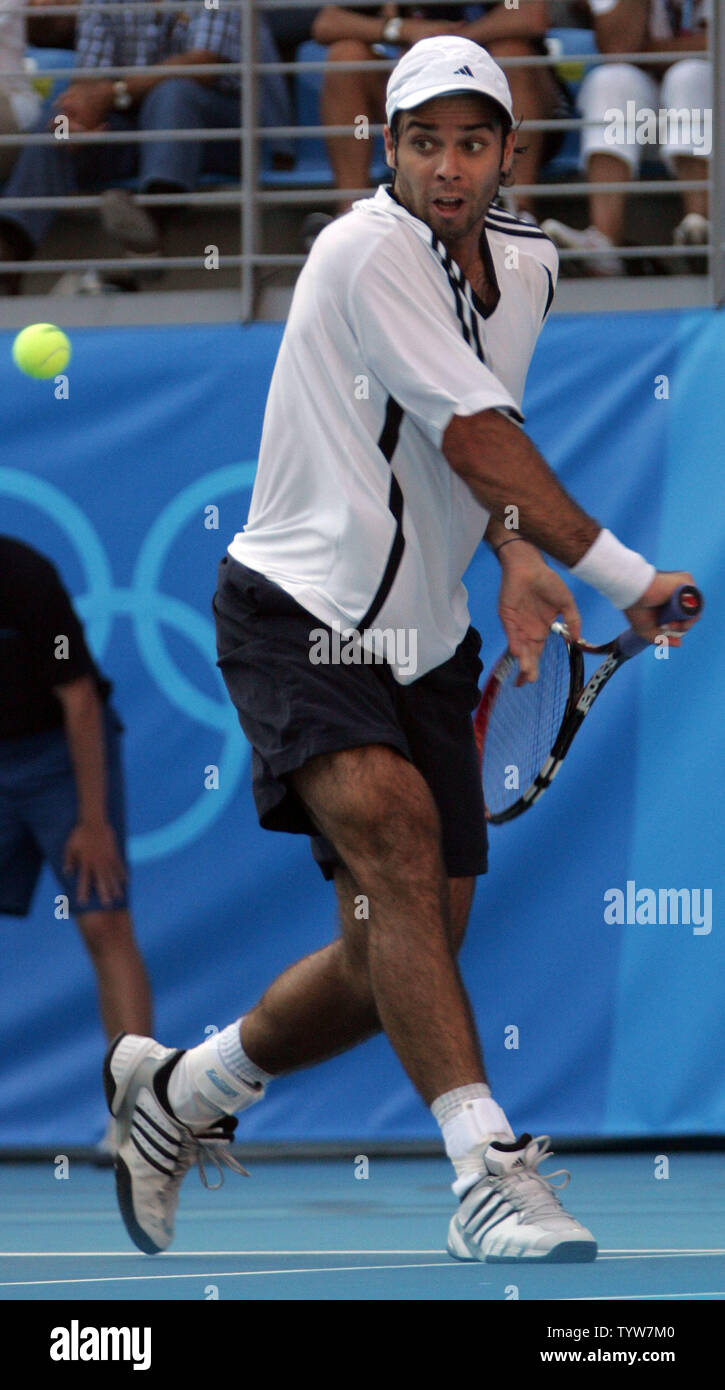 Fernando gonzalez 2004 hi-res stock photography and images - Alamy