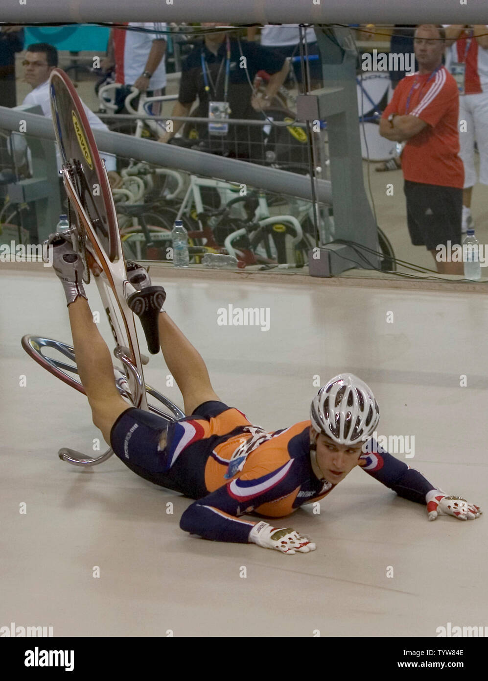 Banked track hi-res stock photography and images - Alamy