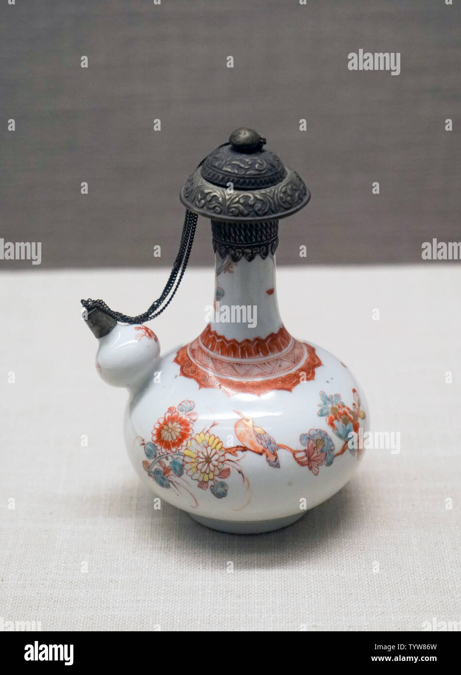 Ming Dynasty porcelain Stock Photo - Alamy