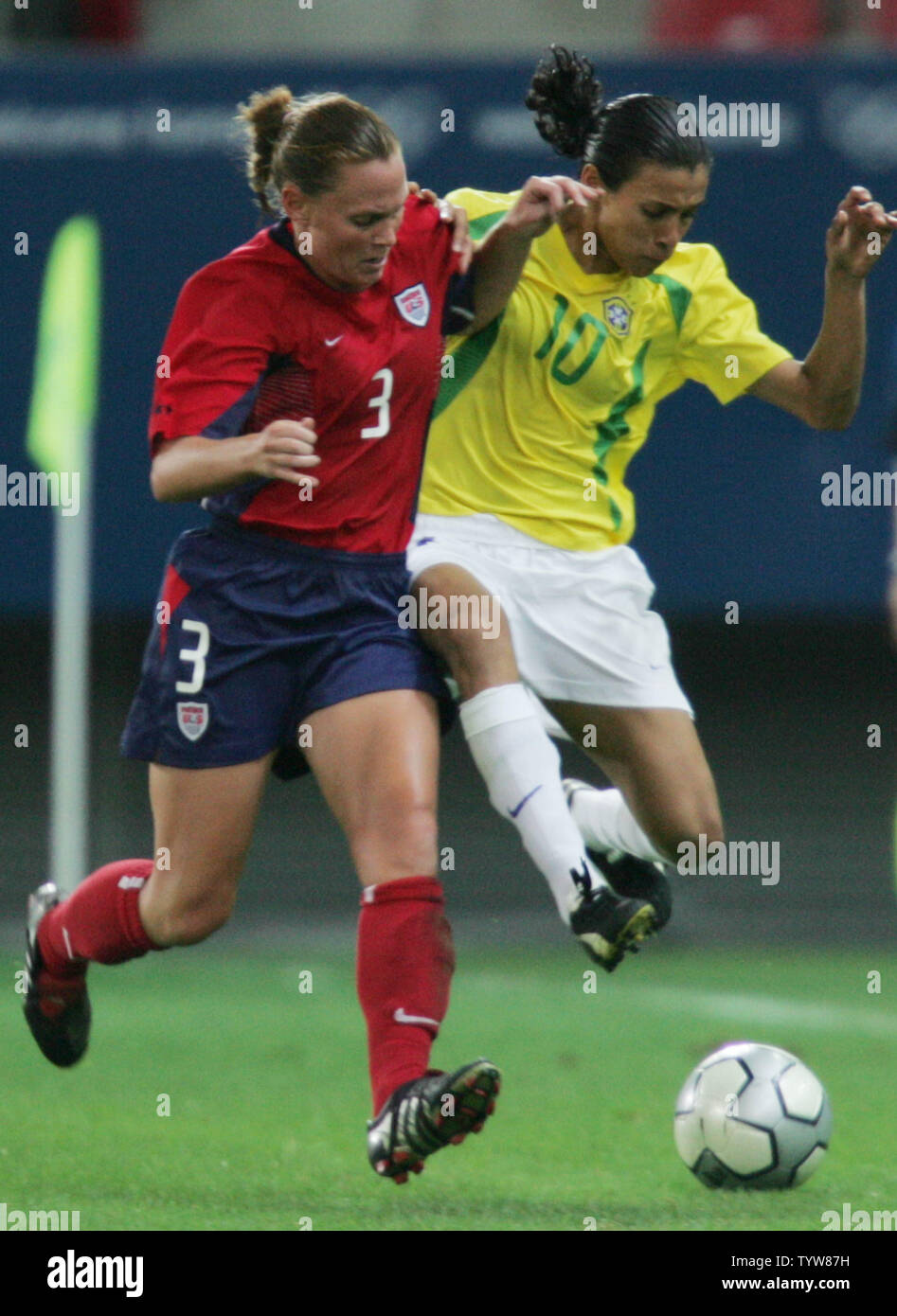 Soccer olympic hi-res stock photography and images - Alamy
