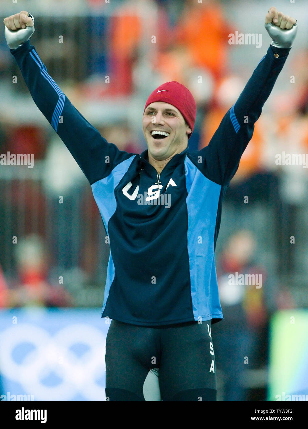 Chad Hedrick of the USA celebrates winning gold in men's 5000m speed ...