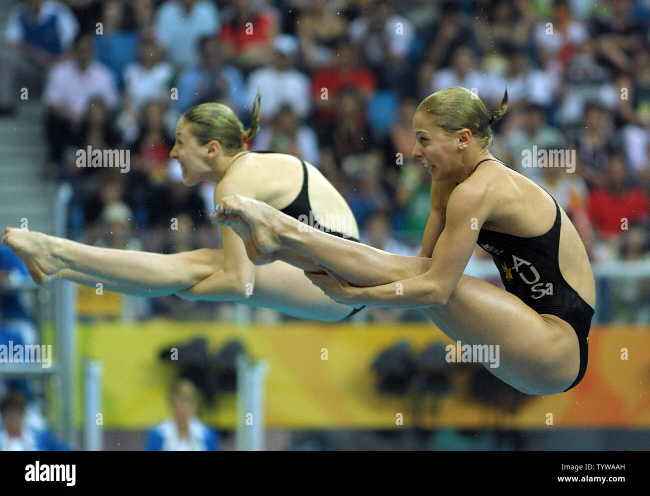 Australian divers Briony Cole and Sharleen Stratton compete in Women's ...