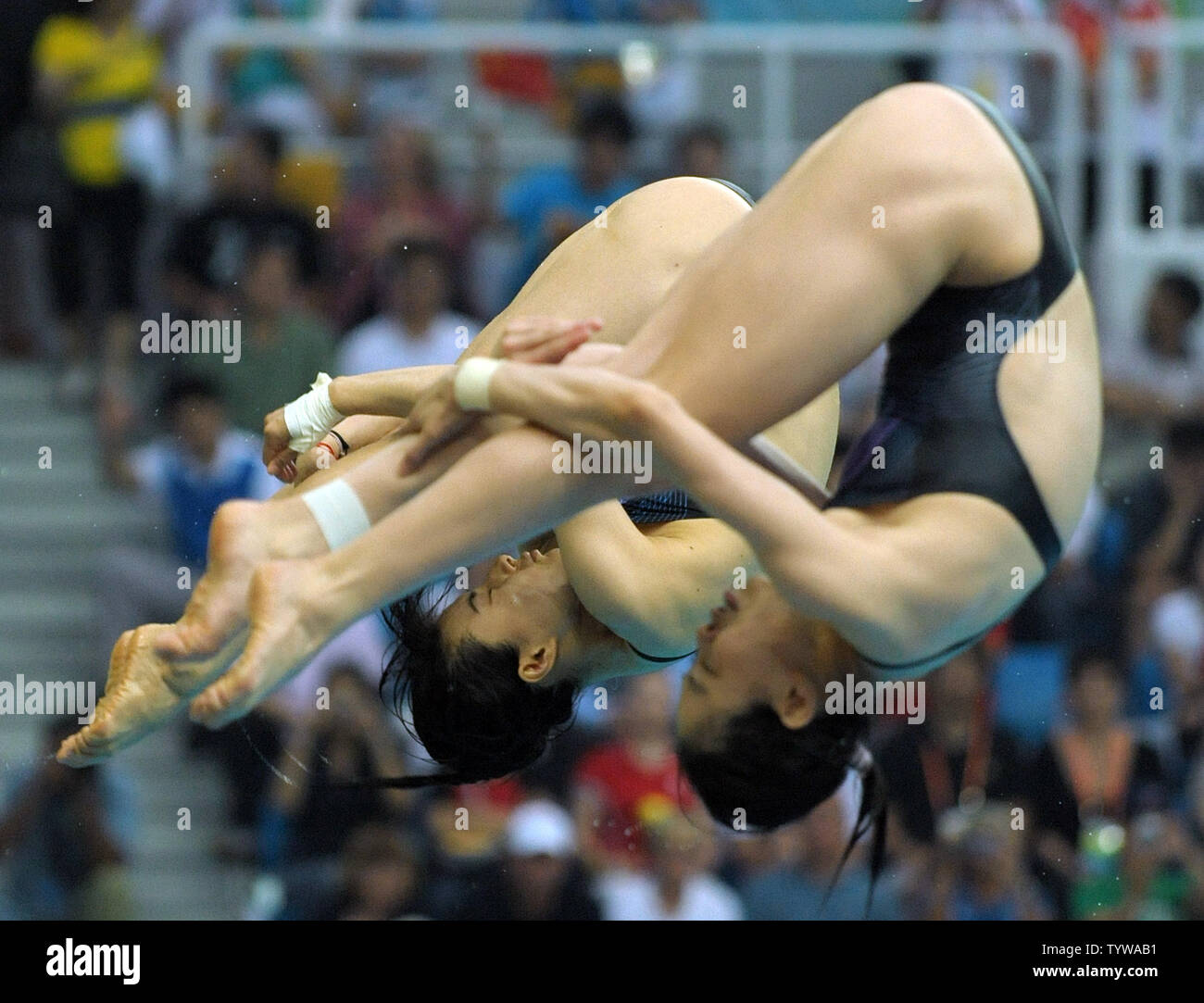Chinese divers Jingjing Guo and Minxia Wu dive for gold in Women's 3 ...