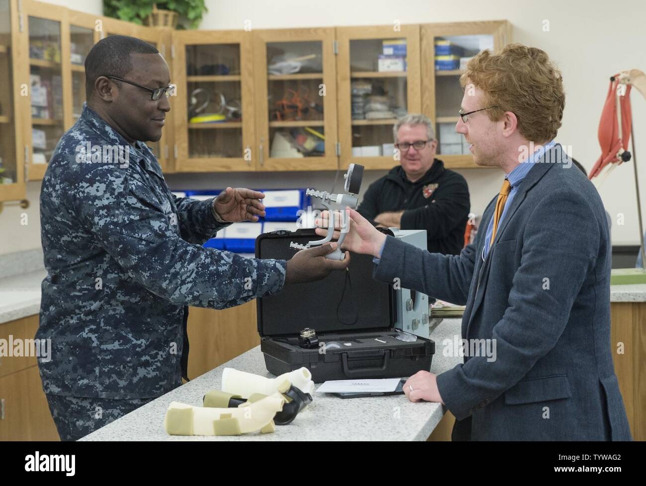 Grip tests hi-res stock photography and images - Alamy