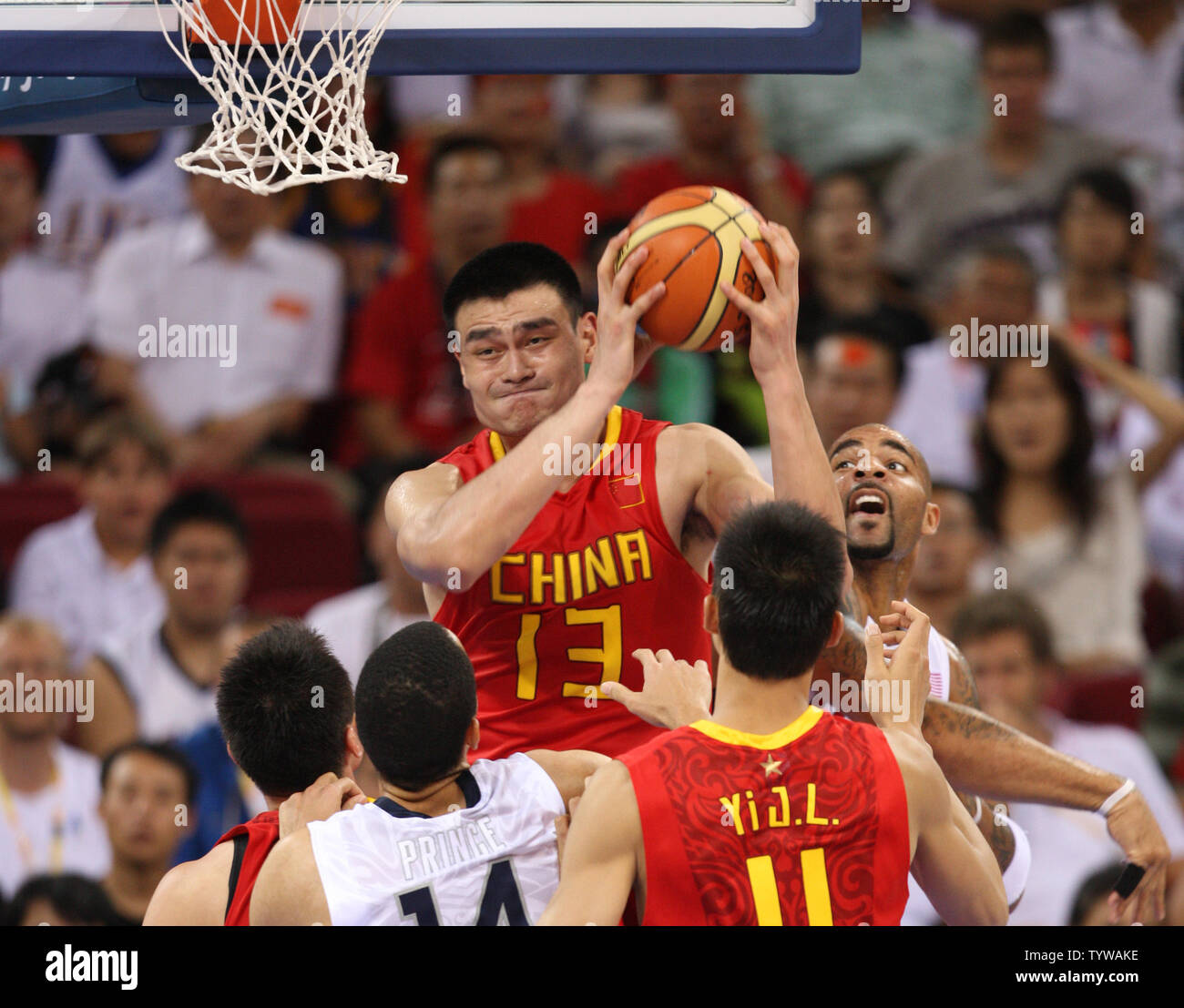 Yao ming olympics hi-res stock photography and images - Alamy