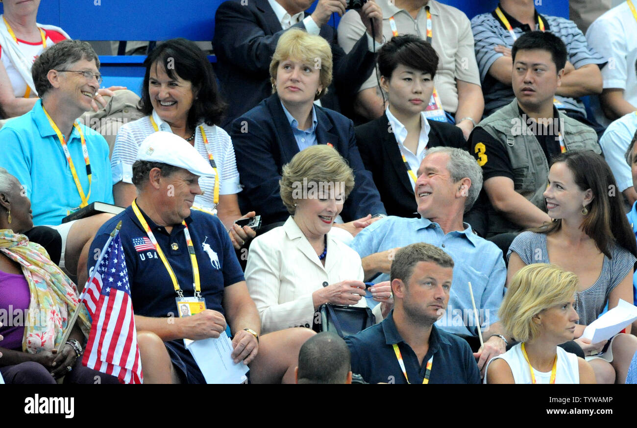 Microsoft founder bill gates hi-res stock photography and images - Alamy