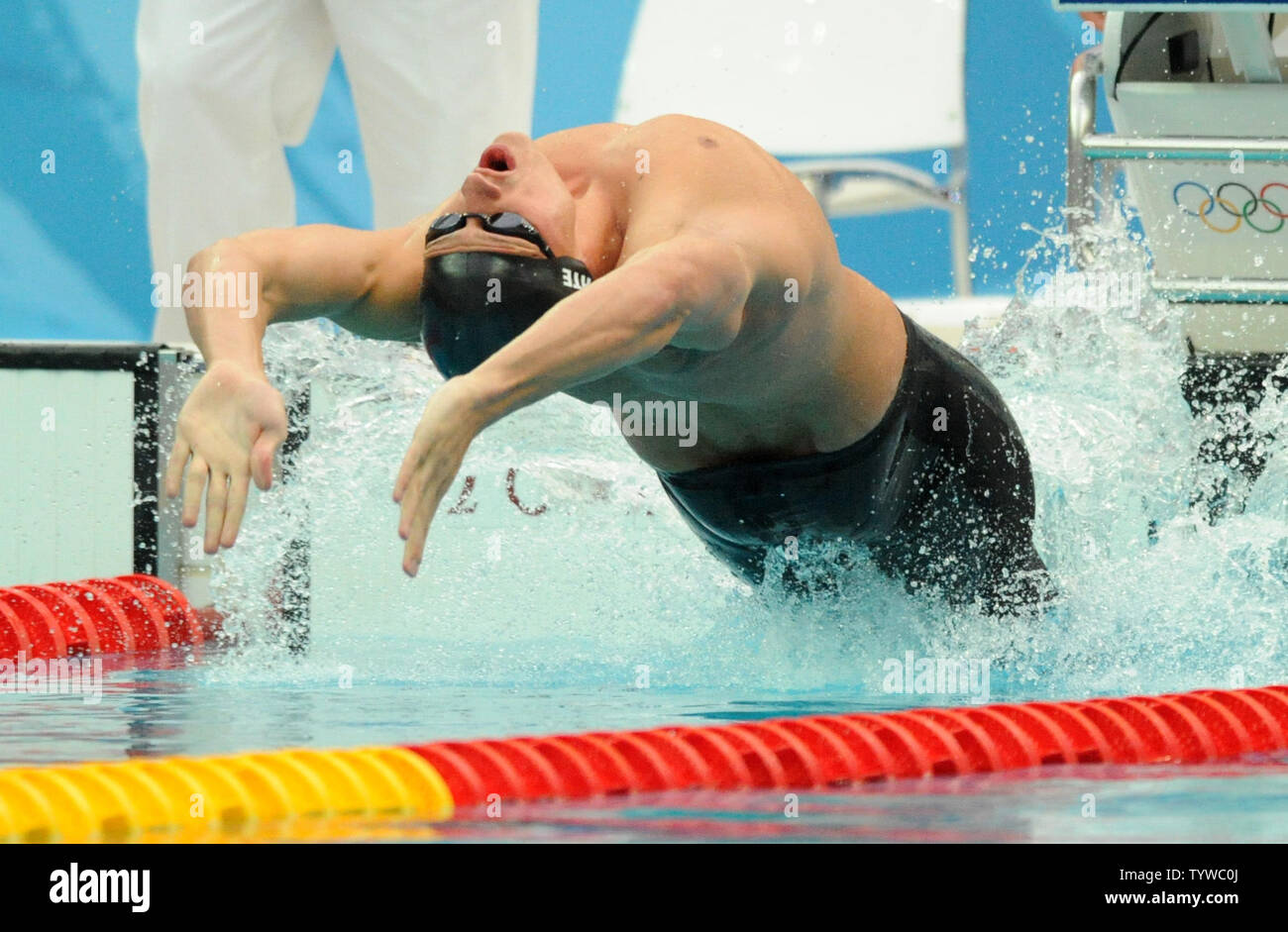 Mens backstroke start hi-res stock photography and images - Alamy
