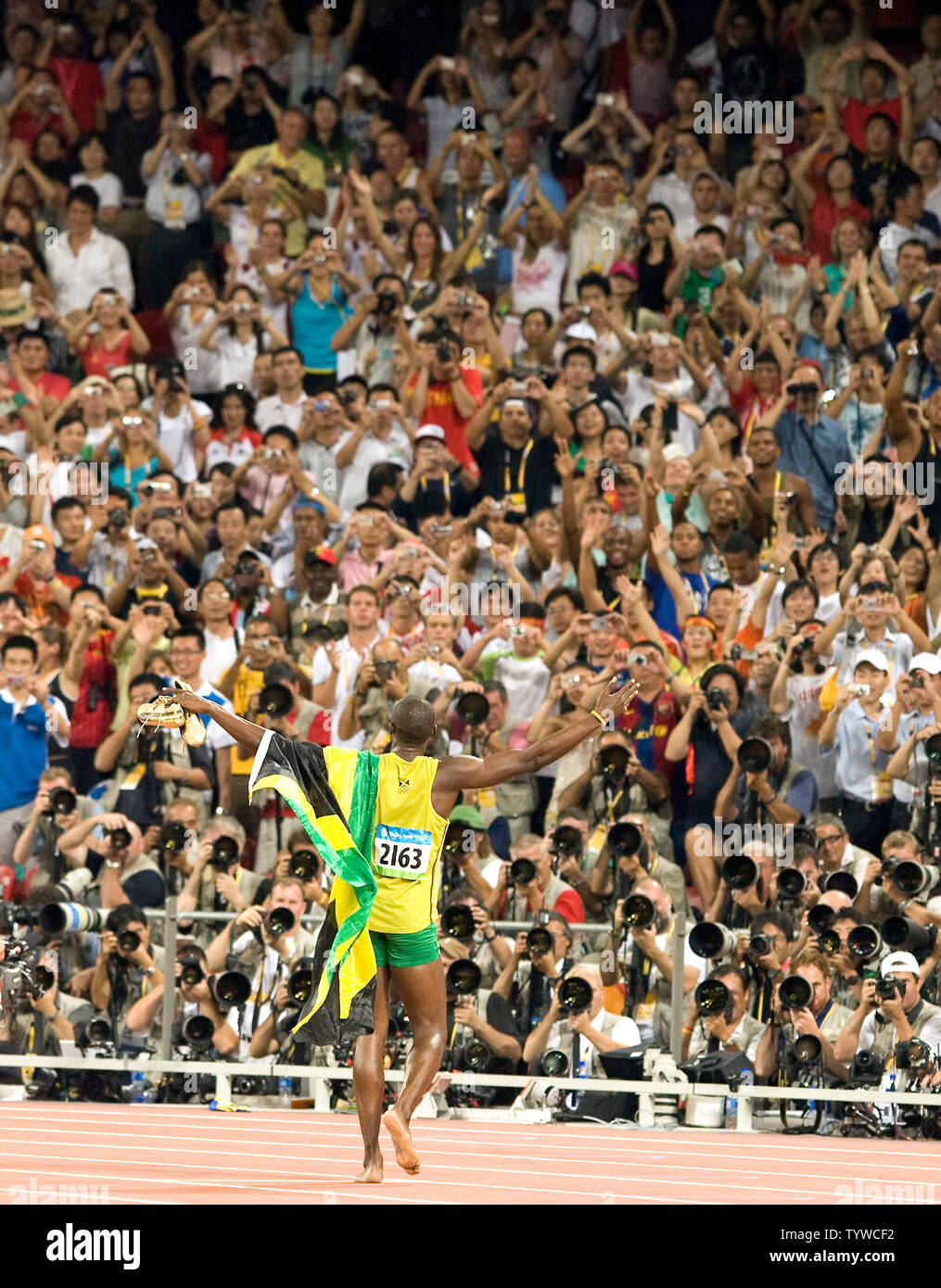 Adoring crowd hi-res stock photography and images - Alamy