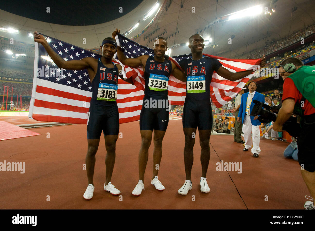 USA's Angelo Taylor (C), Kerron Clement (R) and Bershawn Jackson ...