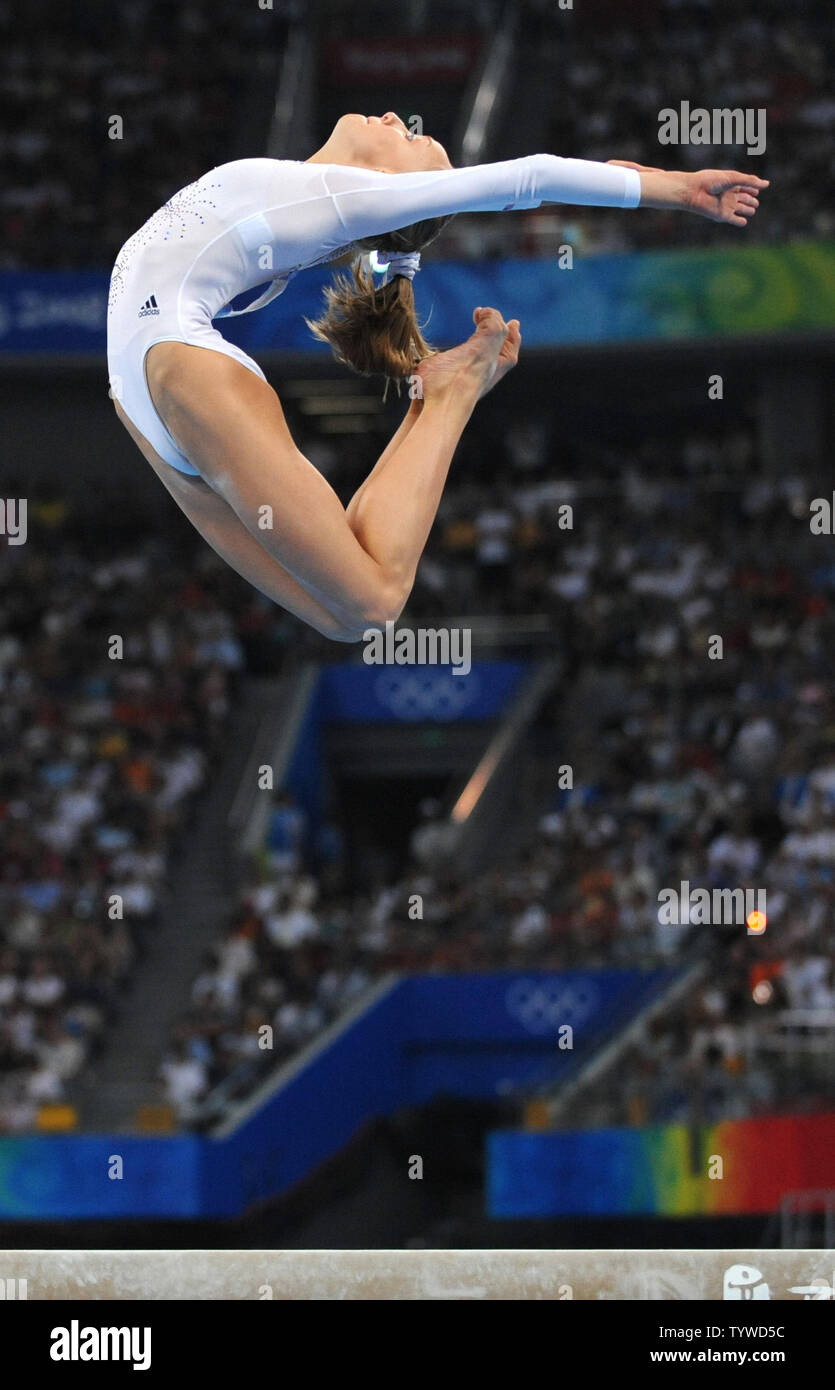 Nastia liukin beam hi-res stock photography and images - Alamy