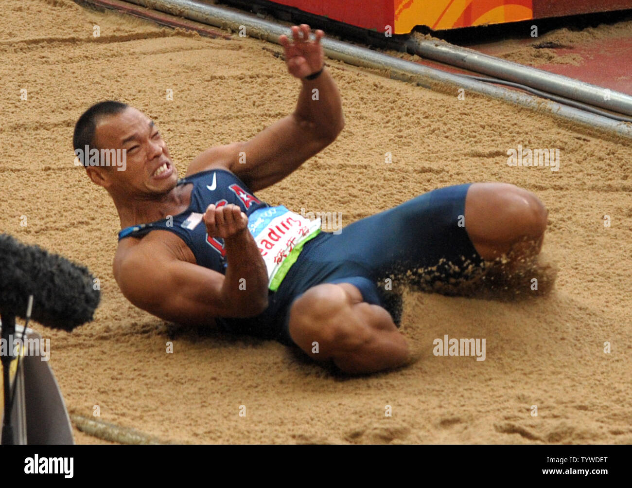 High jump olympics beijing hi-res stock photography and images - Alamy