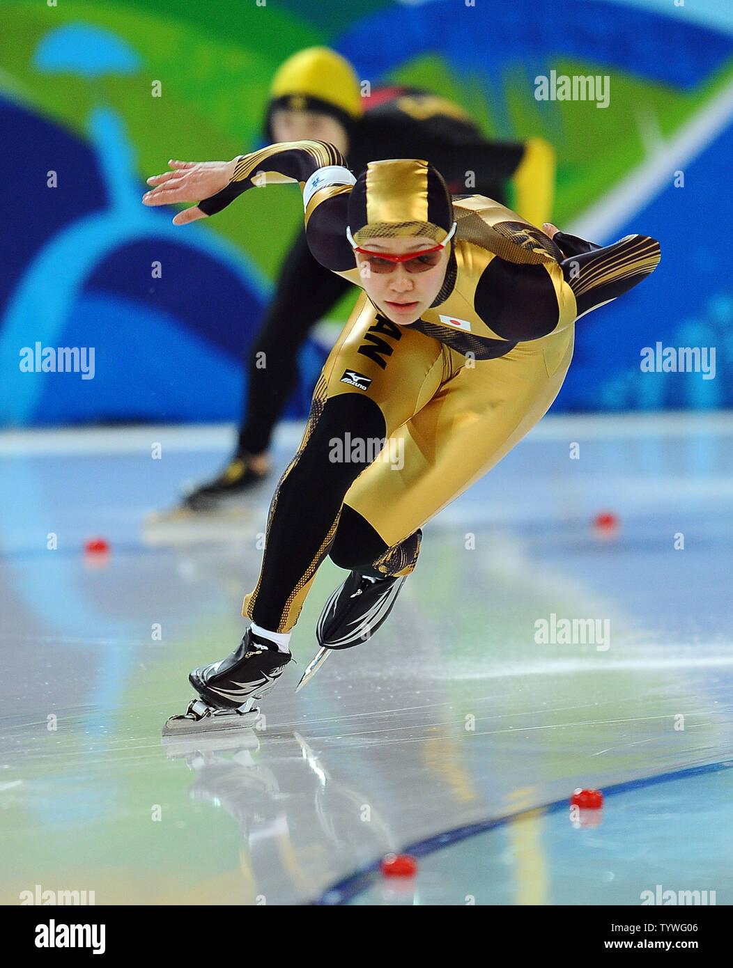 Japan speed skating 2010 hi-res stock photography and images - Alamy