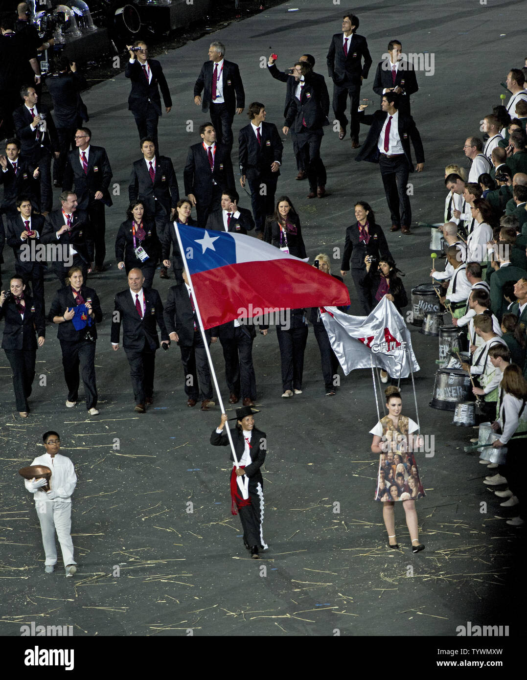 Athletes from Chile march after they were introduced at the Opening ...