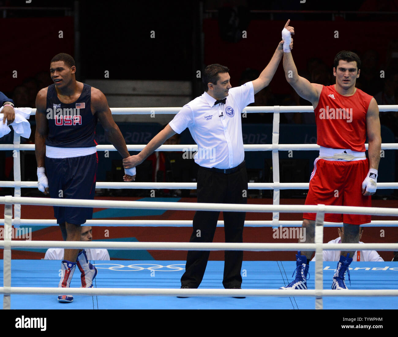 Olympic heavyweight boxing hi-res stock photography and images - Alamy