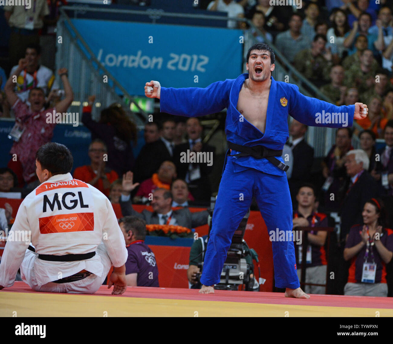 100kg judo hi-res stock photography and images - Alamy