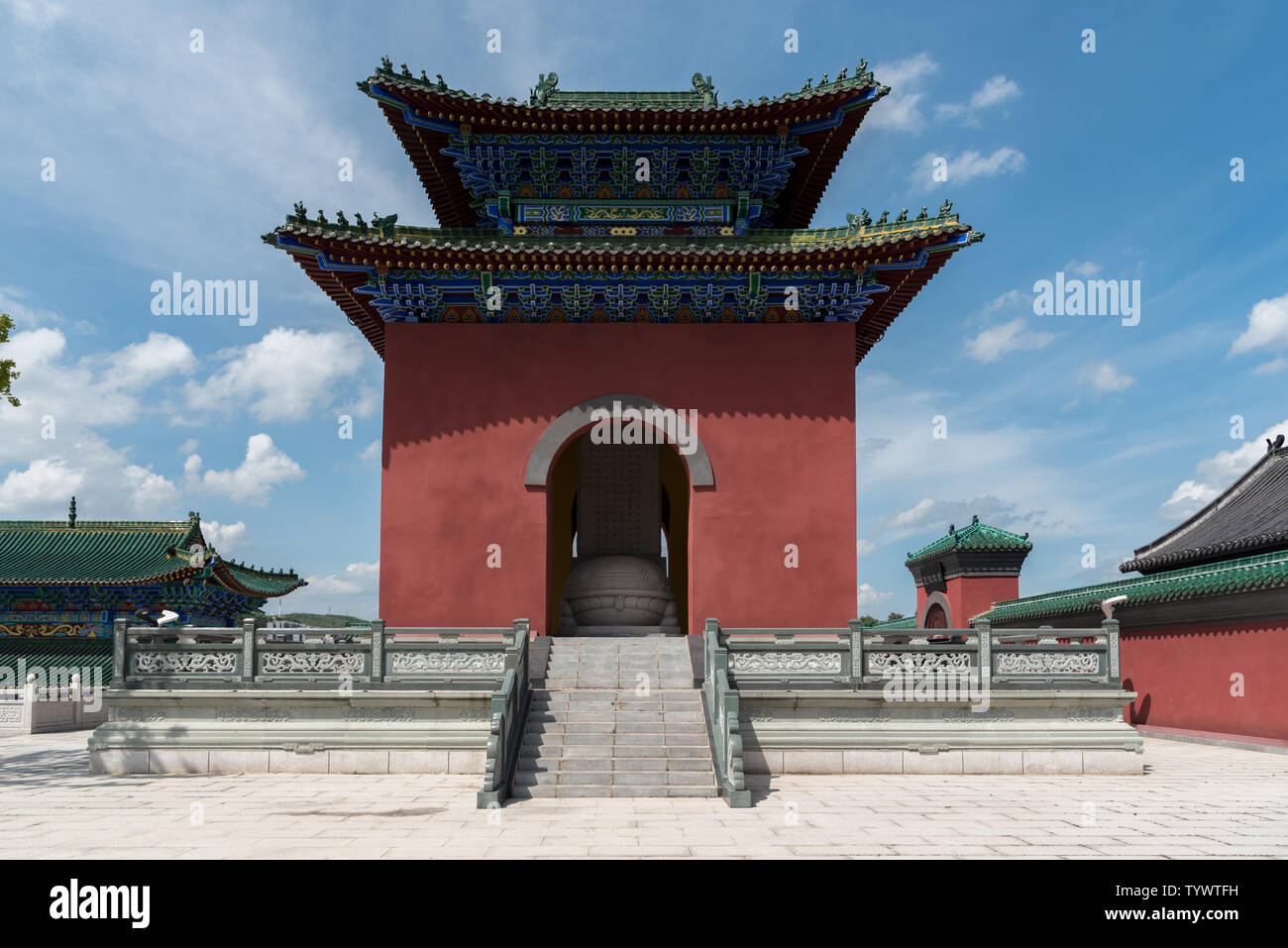 Imperial dynasties and old temples hi-res stock photography and images ...