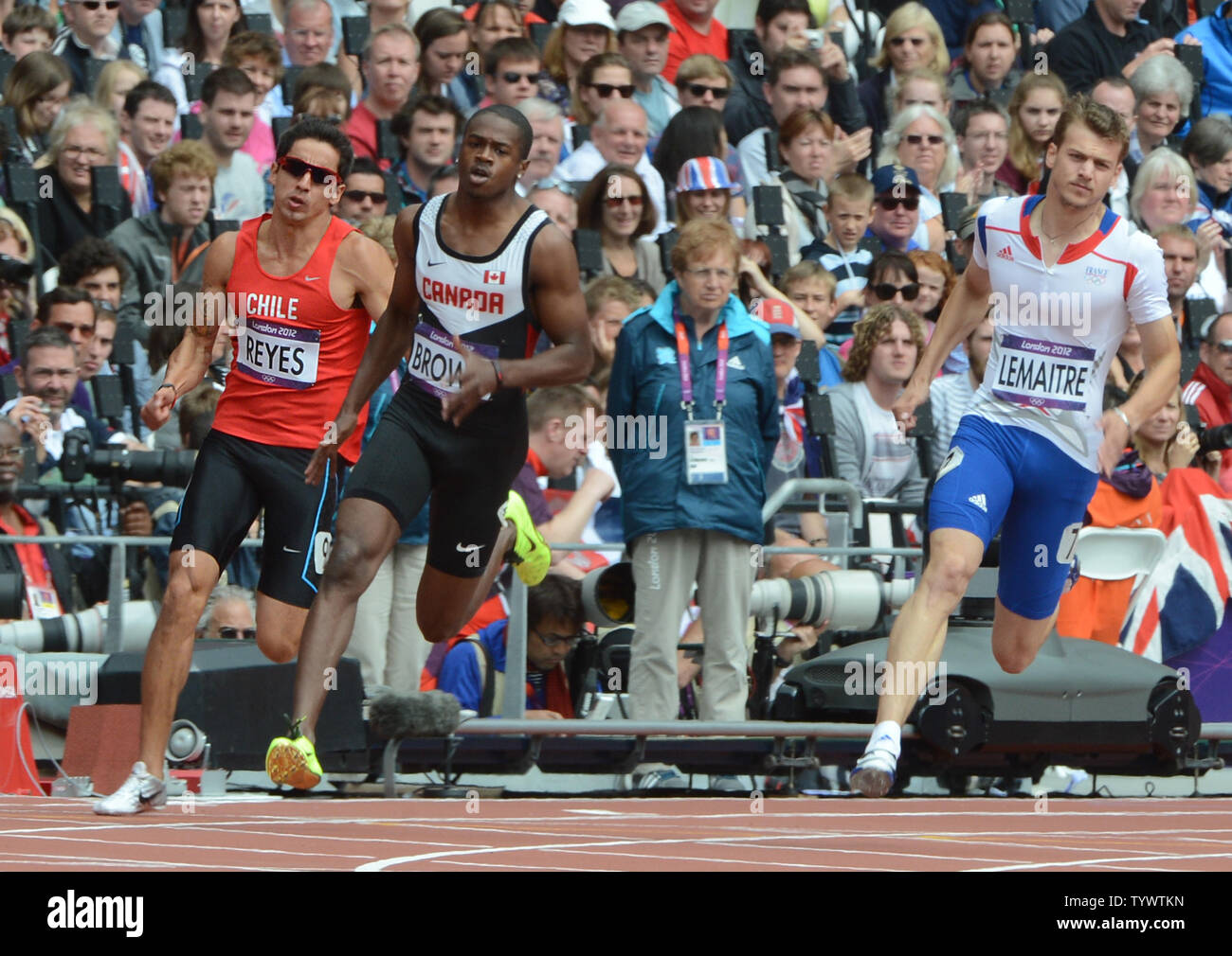 200m run hi-res stock photography and images - Alamy