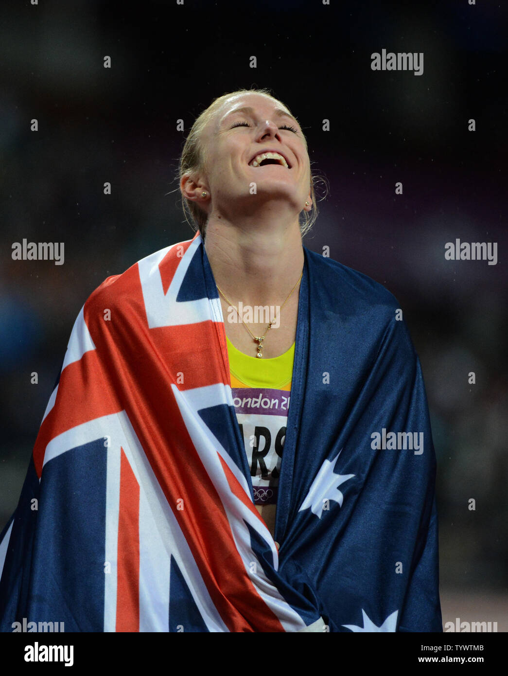 Sally Pearson of Australia celebrates winning the gold in the Women's ...