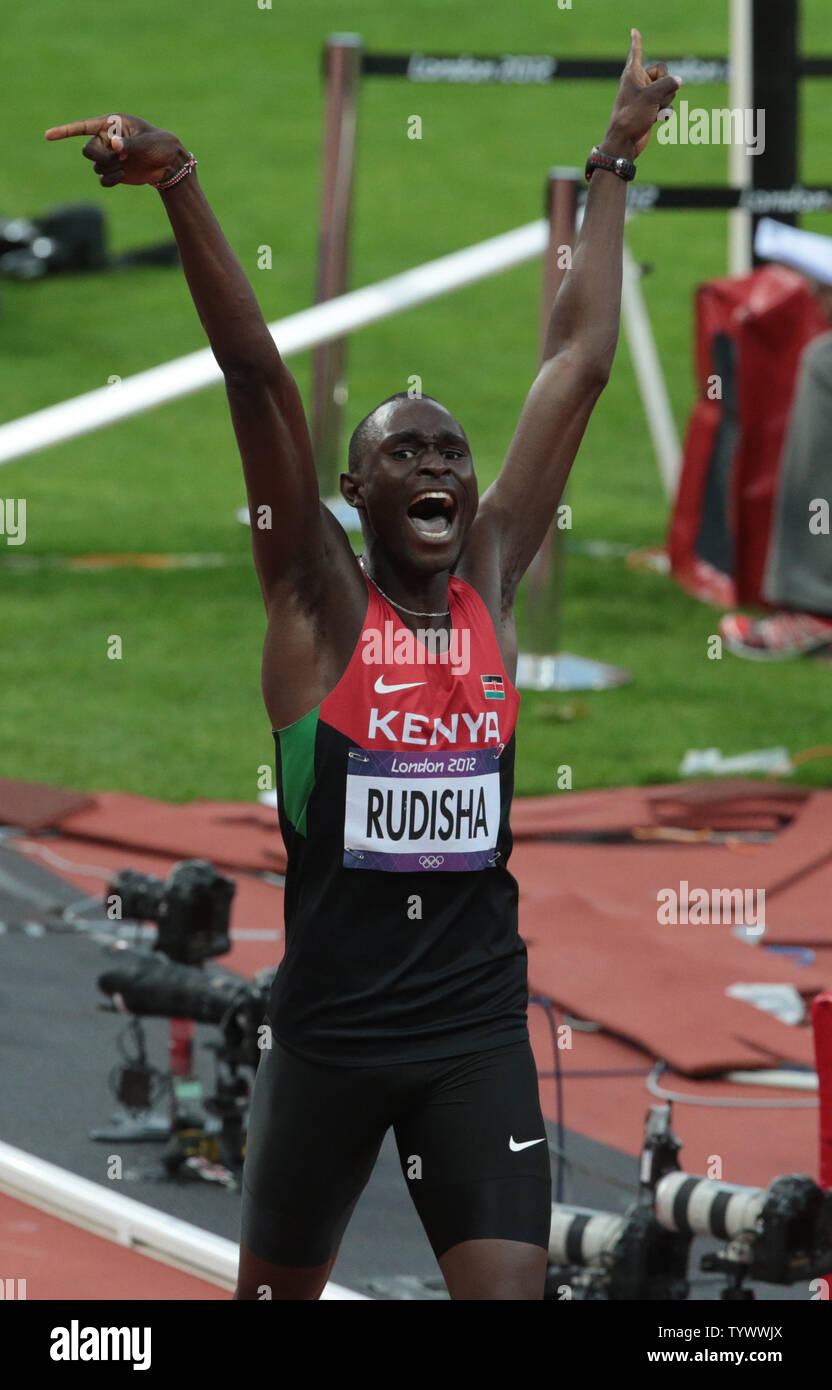 Kenya's David Lekuta Rudisha celebrates winning the 800 metres final in ...