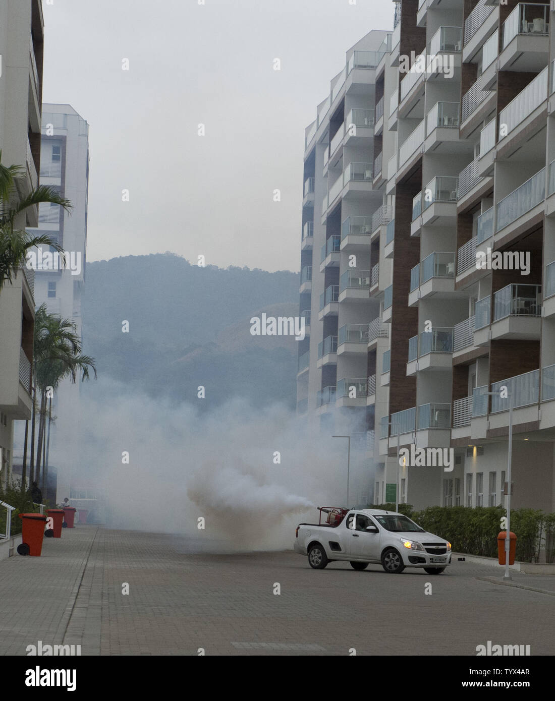 Car with mosquitos hi-res stock photography and images - Alamy