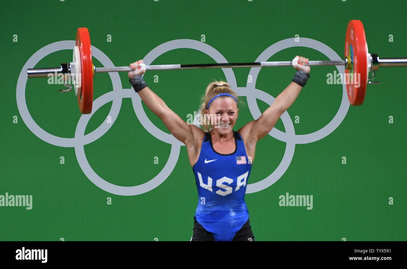 USA's Morgan King makes a successful lift of 80 kg in the snatch ...