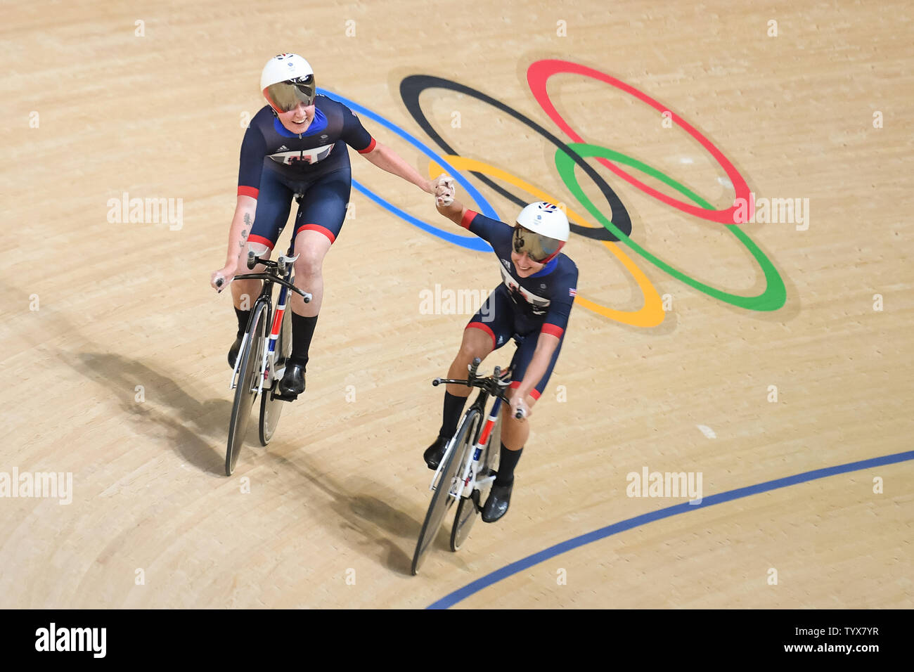 The Great Britain Womens Cycling Team Celebrates After Setting A New