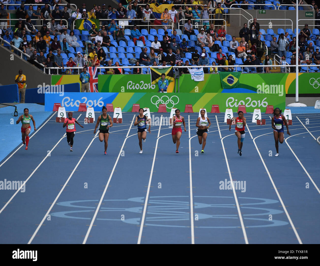 The first heat of preliminaries of the Women's 100m starts in the ...
