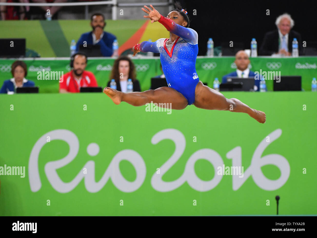 Simone Biles Rio Floor Exercise High Resolution Stock Photography and ...