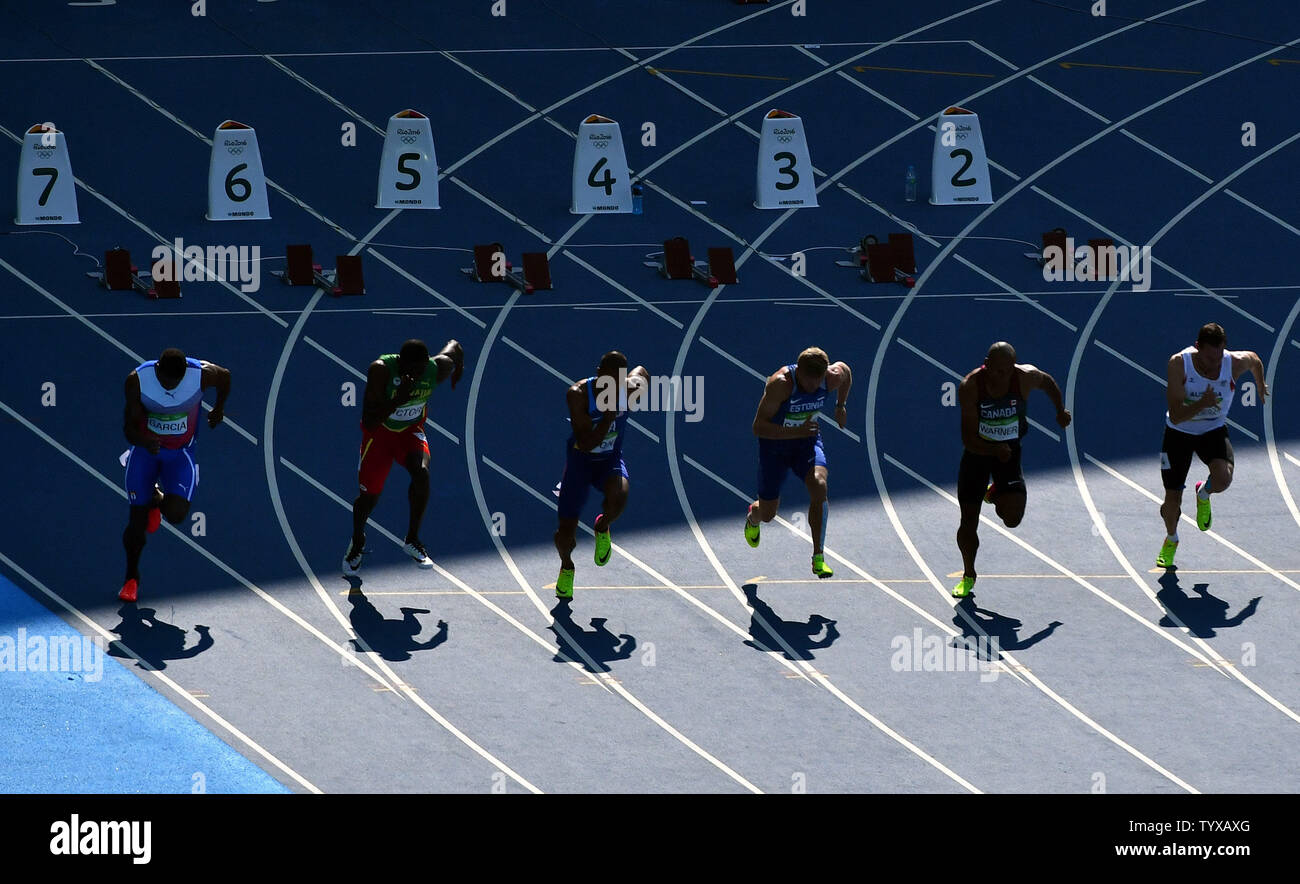 Decathlon races hi-res stock photography and images - Alamy