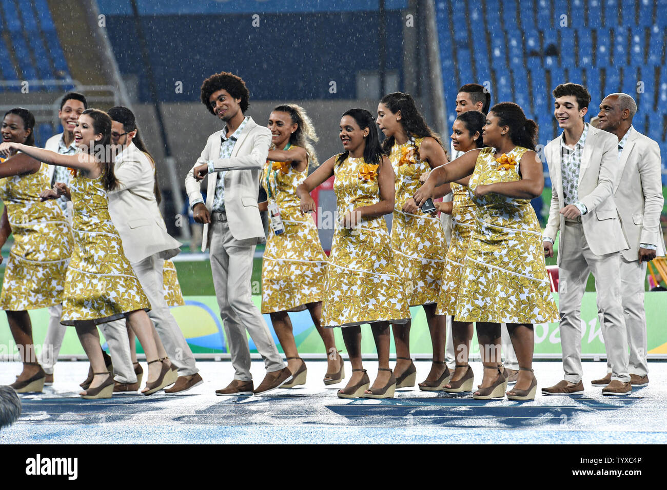 Impromptu dance hi-res stock photography and images - Alamy