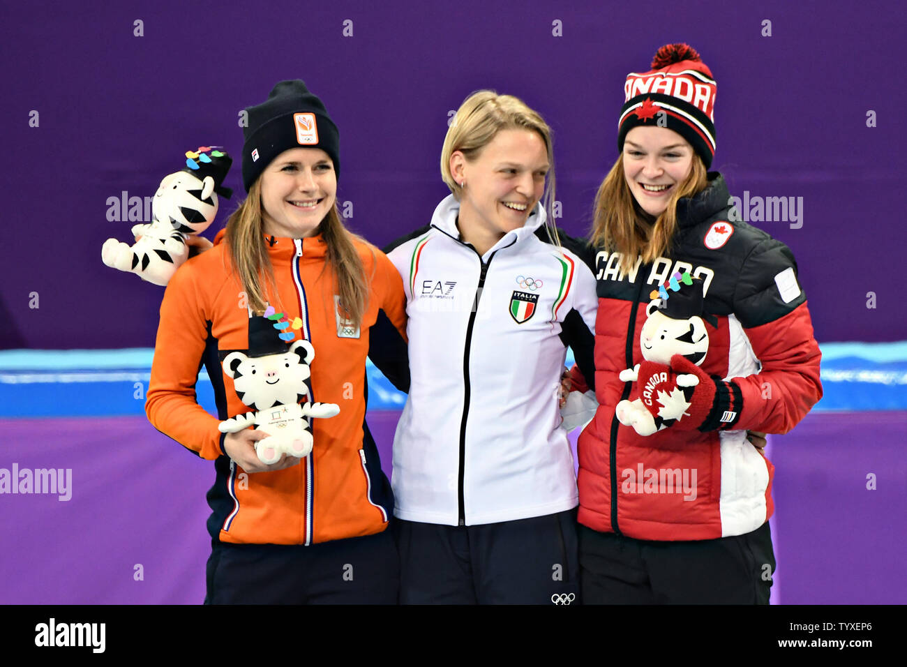 Ladies together on the winners podium hi-res stock photography and ...
