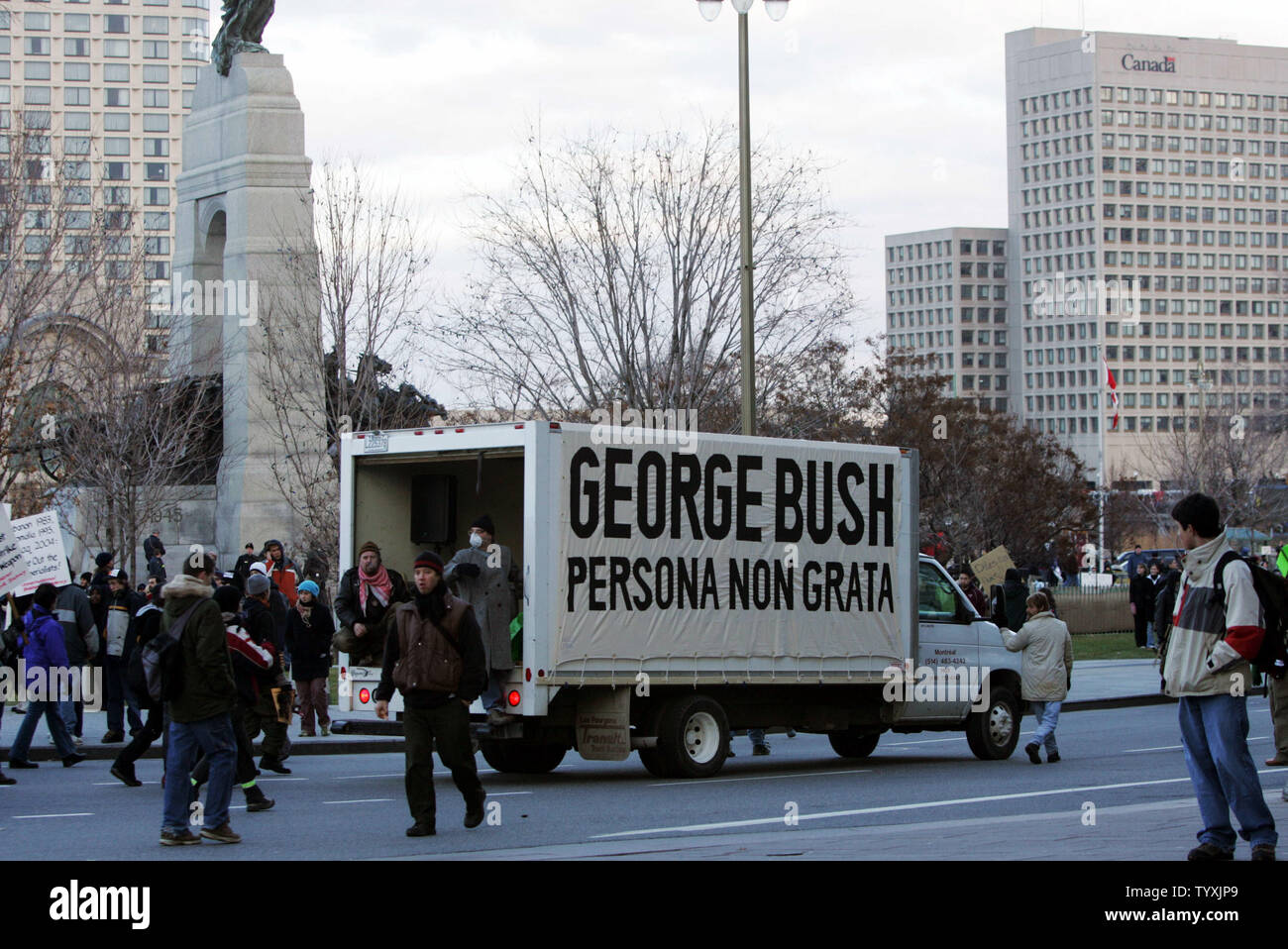 As President George W. Bush meets with Canada's leader of the ...