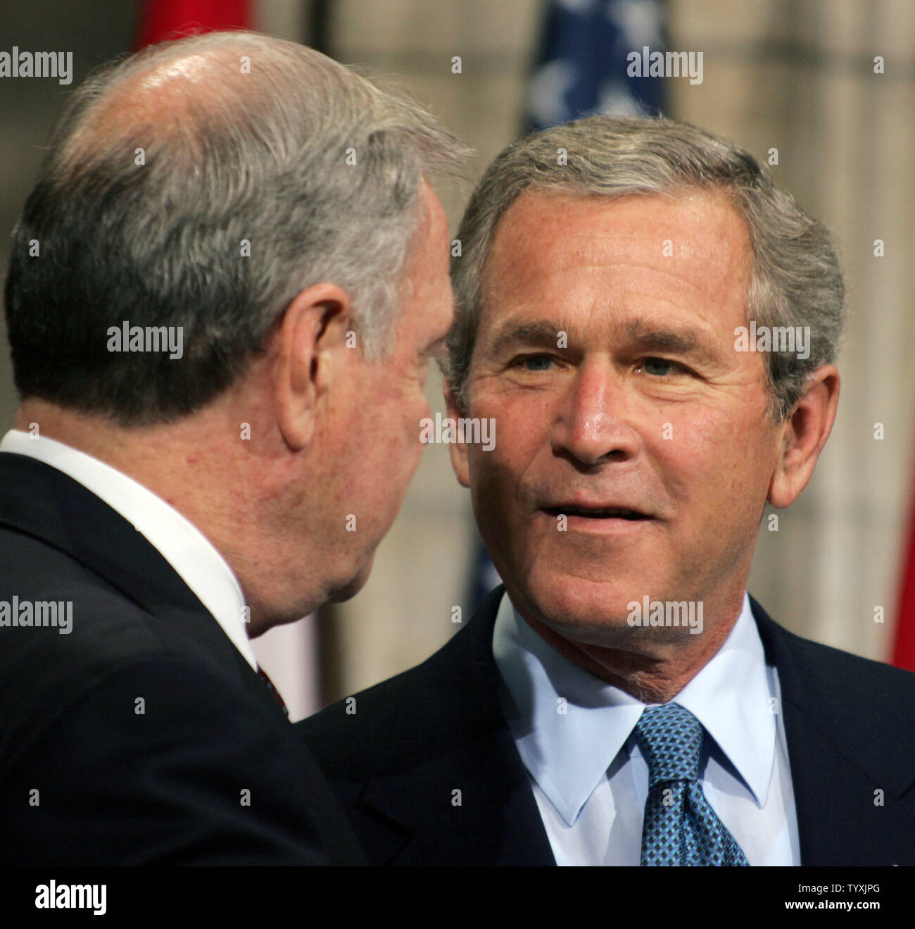 Canadian prime minister paul martin hi-res stock photography and images ...