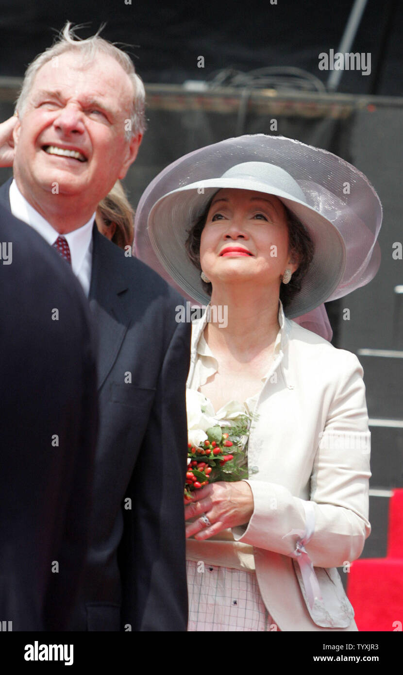 Prime Minister Paul Martin and Governor-General Adrienne Clarkson watch ...