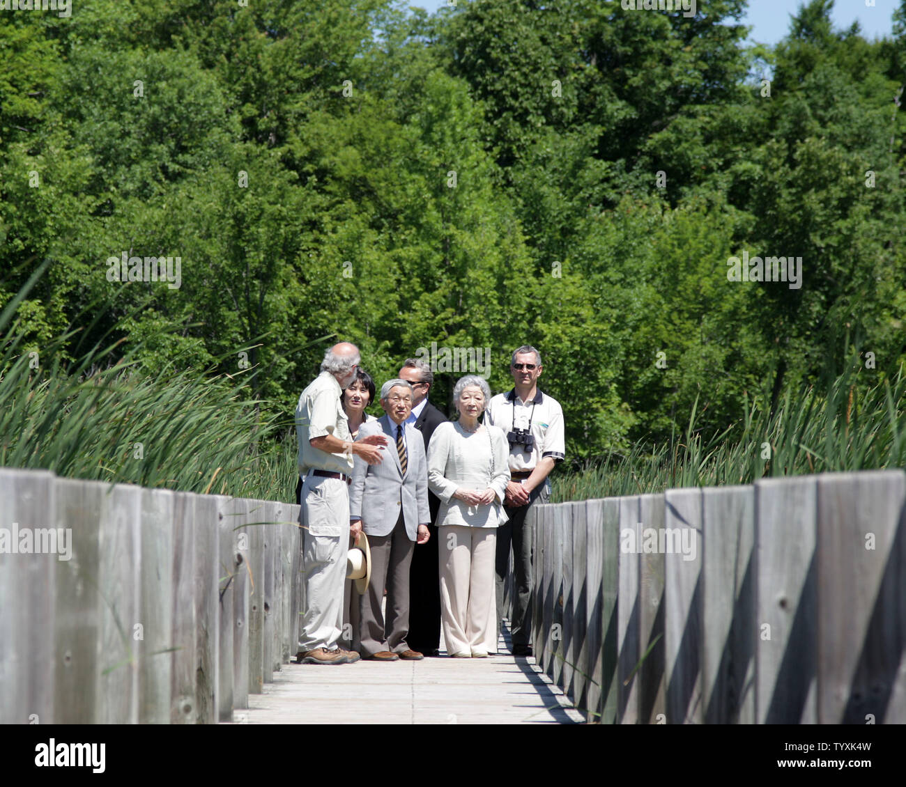 Emperor akihito visit to ottawa 2009 hi-res stock photography and ...
