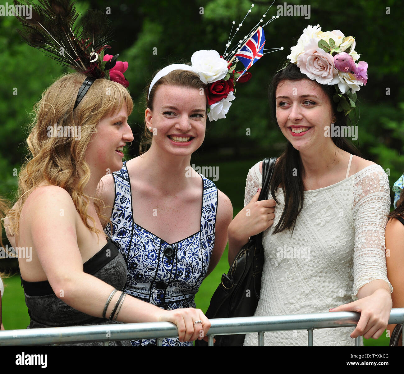 (L-R) Fans Megan McKee, Alexa de Jourdan and Valerie Barrette await the ...