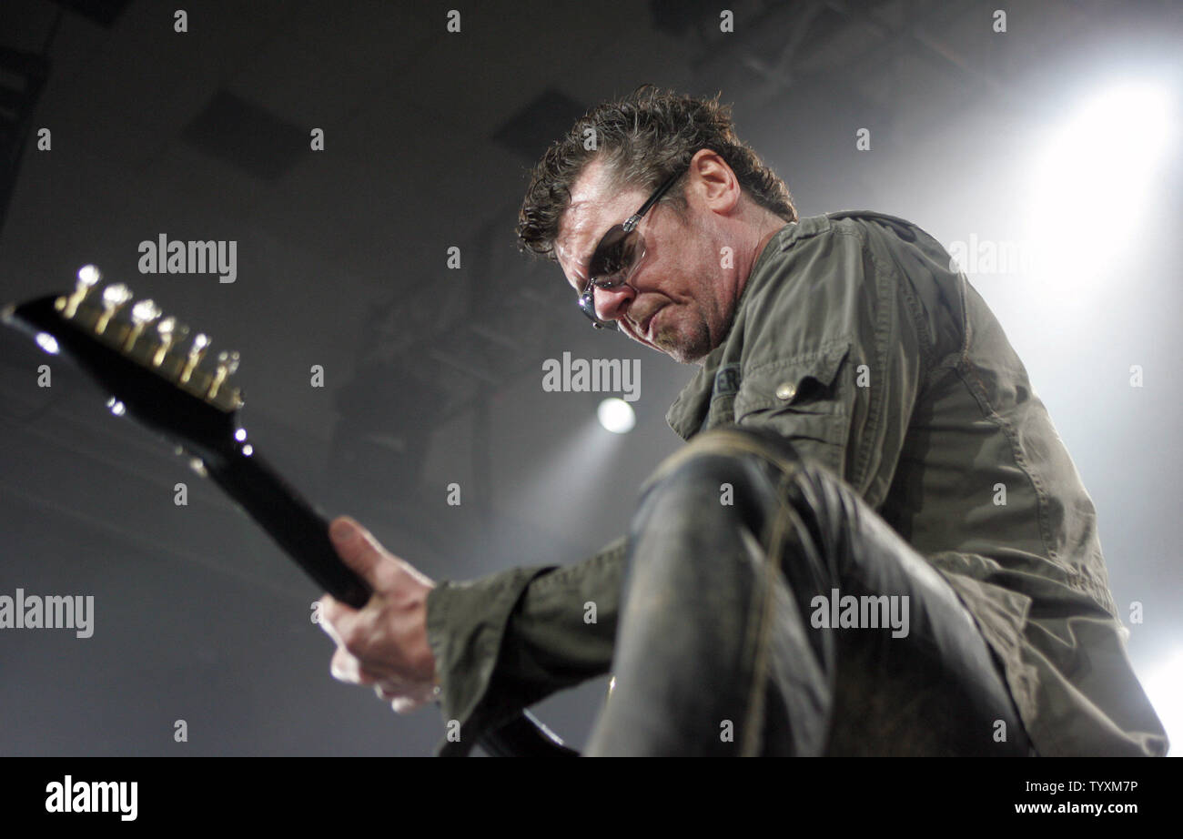 Tim farriss hi-res stock photography and images - Alamy