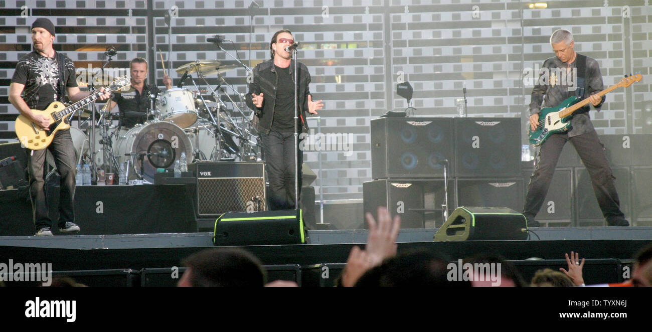 U2 Drummer High Resolution Stock Photography and Images - Alamy