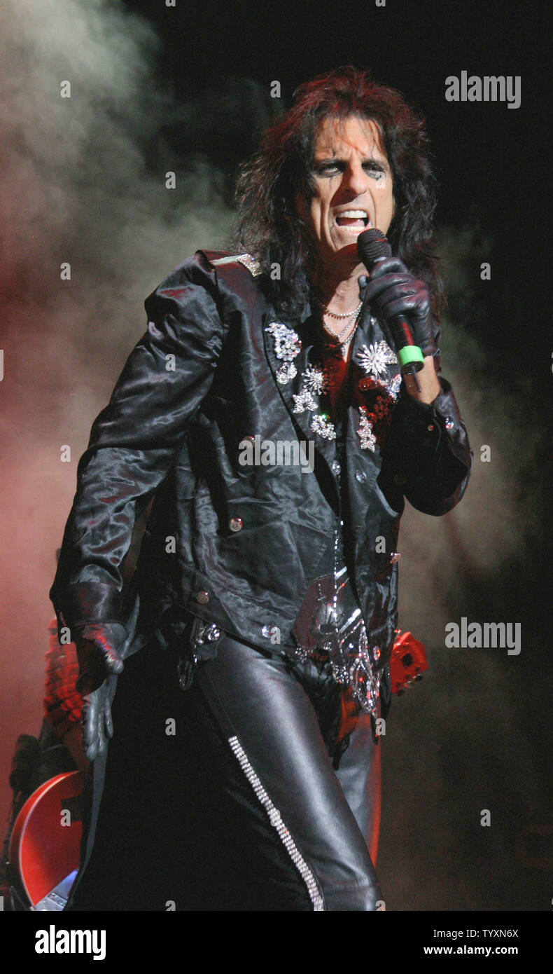 Rocker Alice Cooper performs at Olympia Hall in Paris, France on July ...
