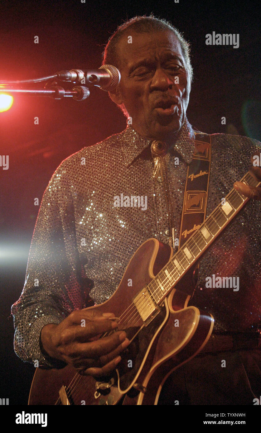 Rocker Chuck Berry performs in concert at Elysee Montmartre in Paris ...