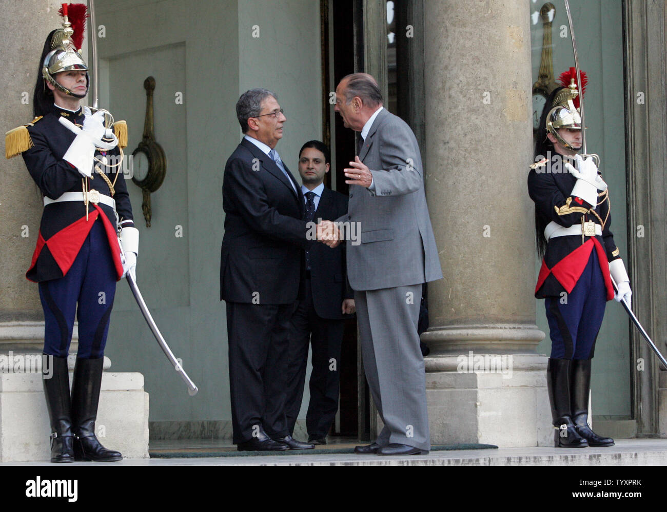 Bodyguards paris hi-res stock photography and images - Alamy
