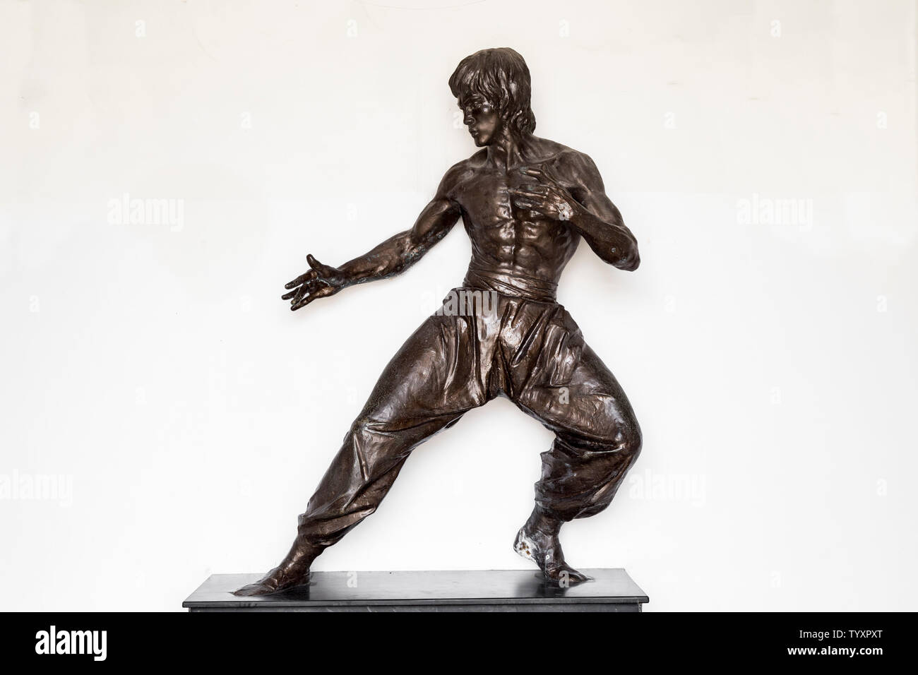 Bronze bruce statue hi-res stock photography and images - Alamy