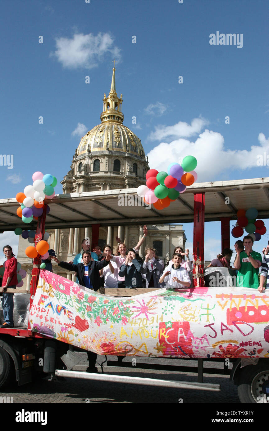 About 2,000 youths participate in the second annual Life Parade through ...