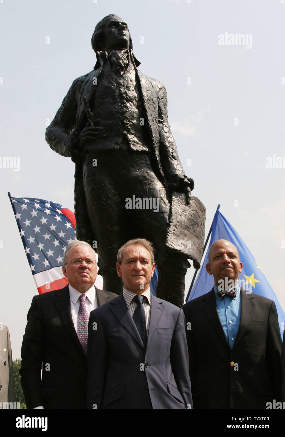 American Ambassador to France Craig Roberts Stapleton (L), Paris Mayor ...
