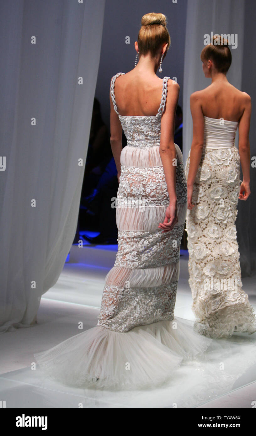 Valentino catwalk hi-res stock photography and images - Alamy