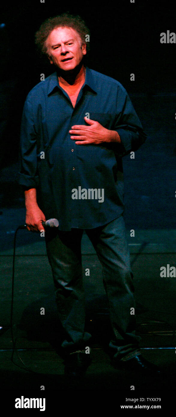 Art garfunkel performs concert hi-res stock photography and images - Alamy